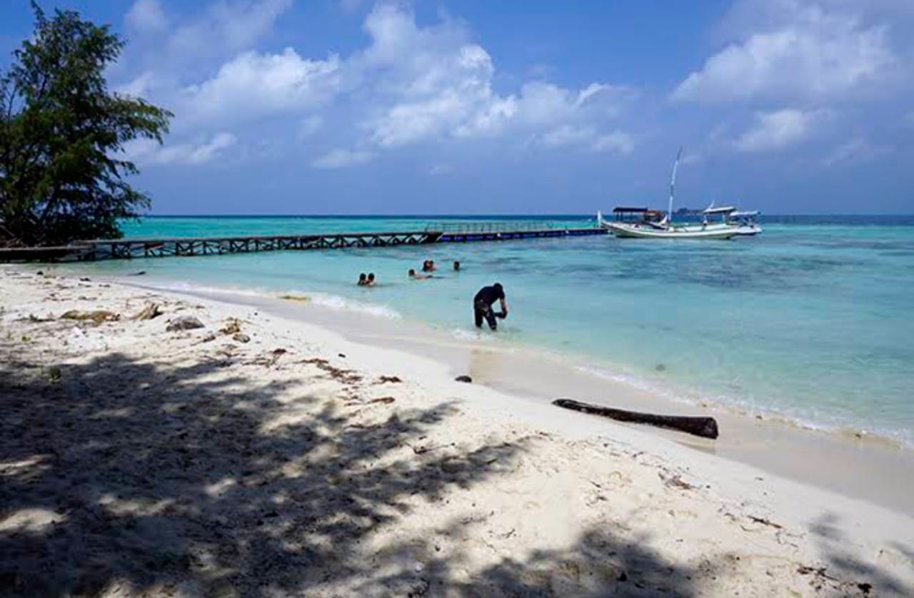 Menikmati Pesona Pulau Sintok di Karimunjawa - Orbit Nasional