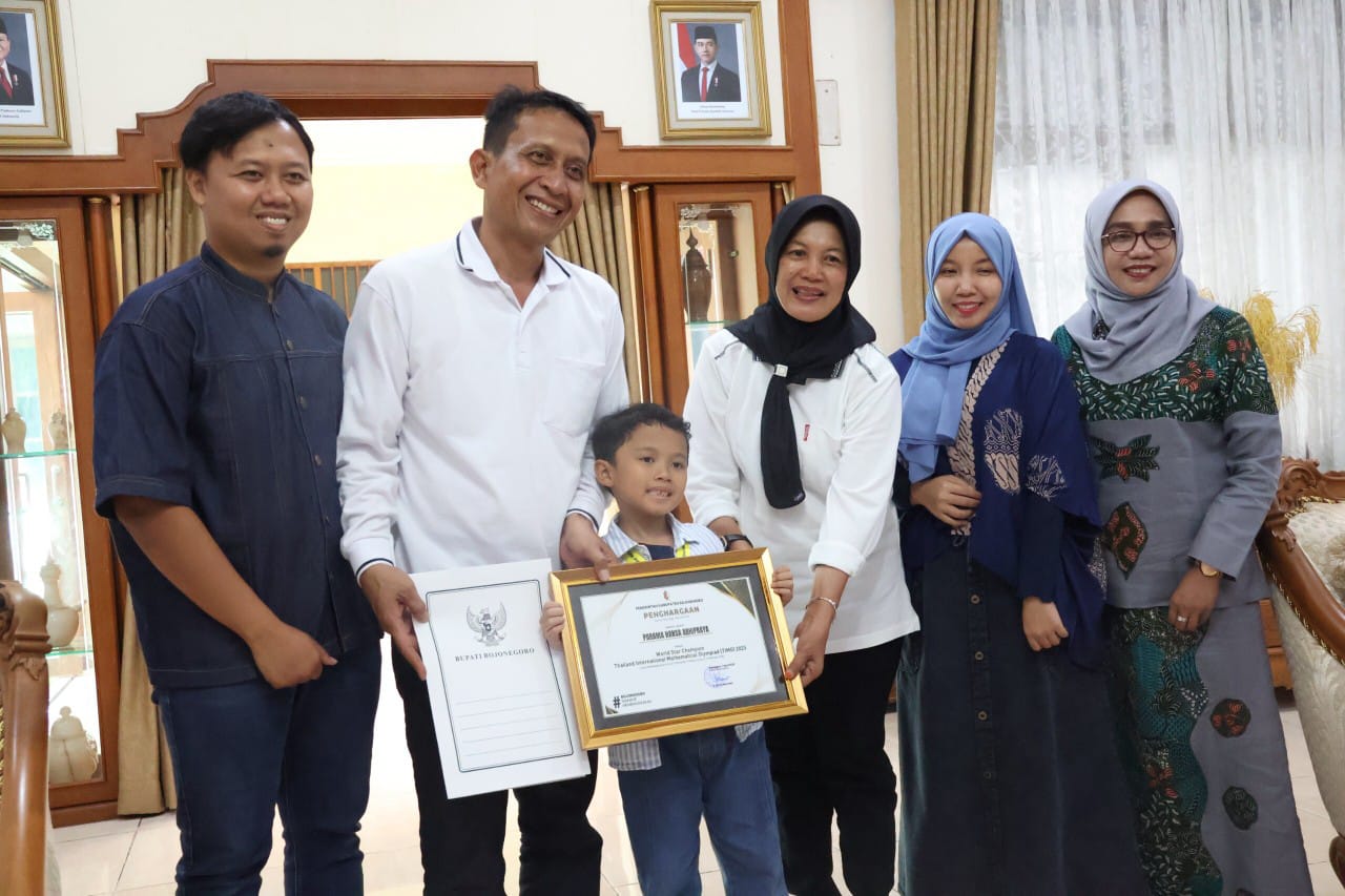 Bocah 7 Tahun Asal Bojonegoro Raih Gelar Juara Dunia Matematika dengan ...