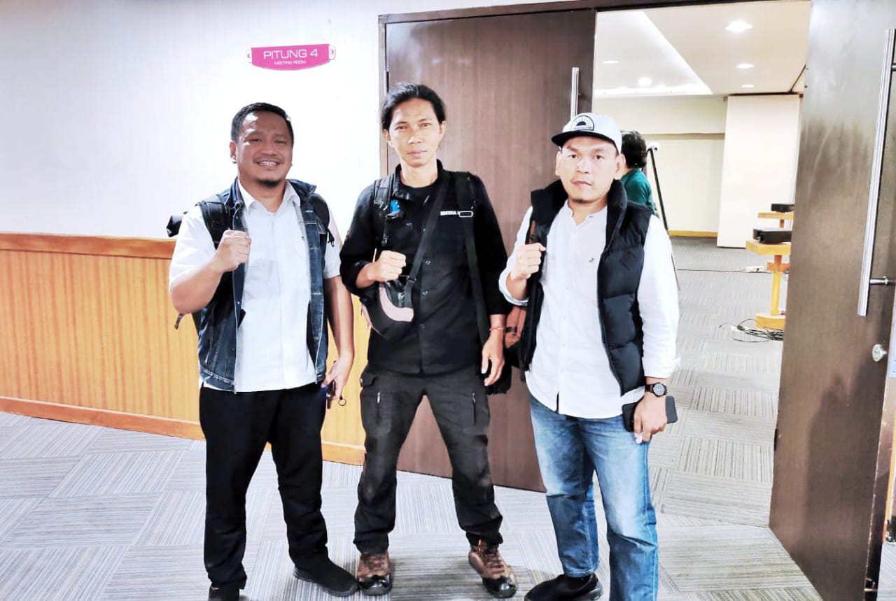 Tiga Aktivis Muda Bersatu: Simbol Persatuan Buruh, Mahasiswa dan Media ...
