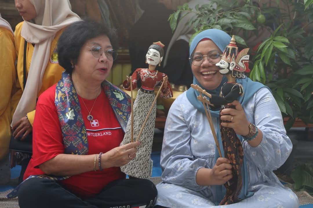 Dari Limbah Jadi Rupiah, Kerajinan Akar Jati Ini Bikin Kagum Tim ...